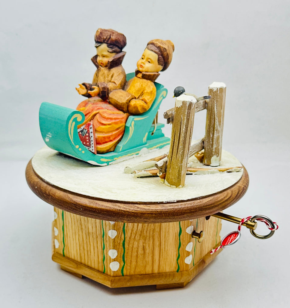 #330 Music Box – TheMusicBoxShop