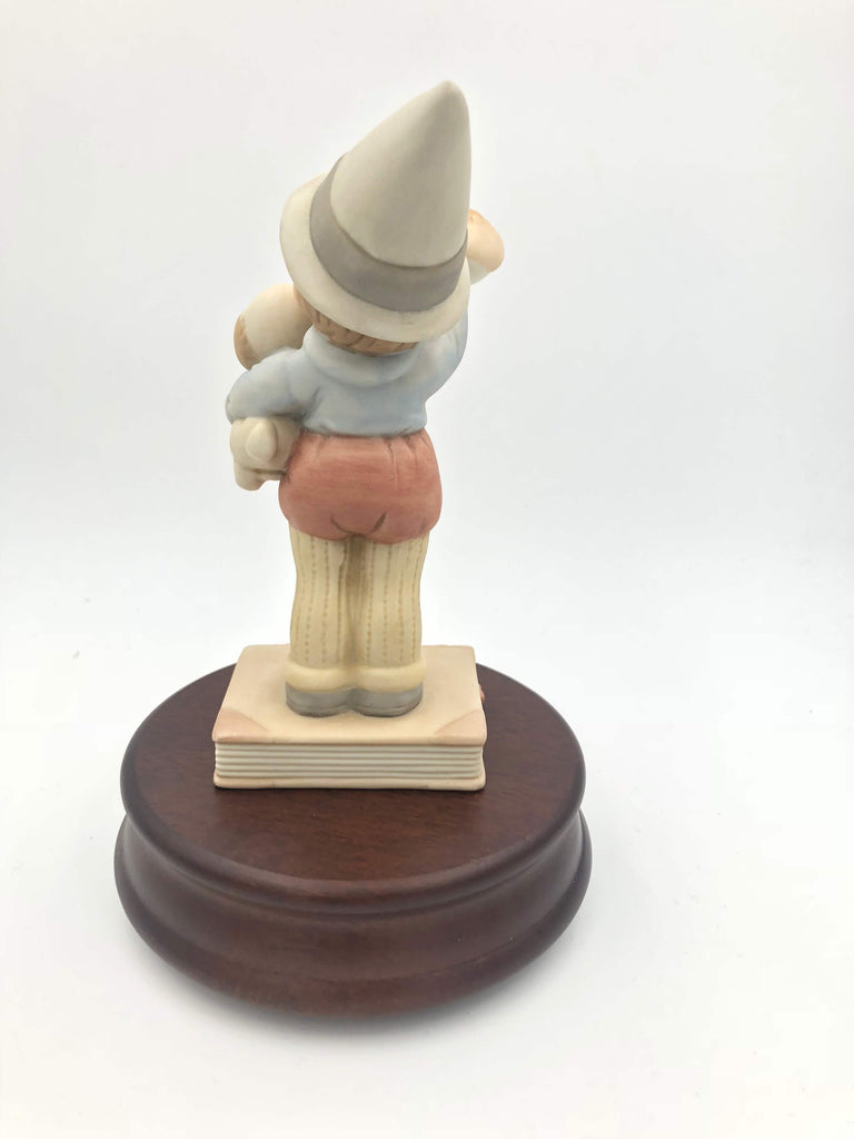 #627 Figurine – TheMusicBoxShop